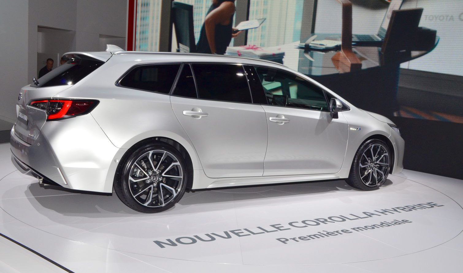 Toyota Corolla Touring Sports XII (E210) 1.8i (122 Hp) Hybrid CVT